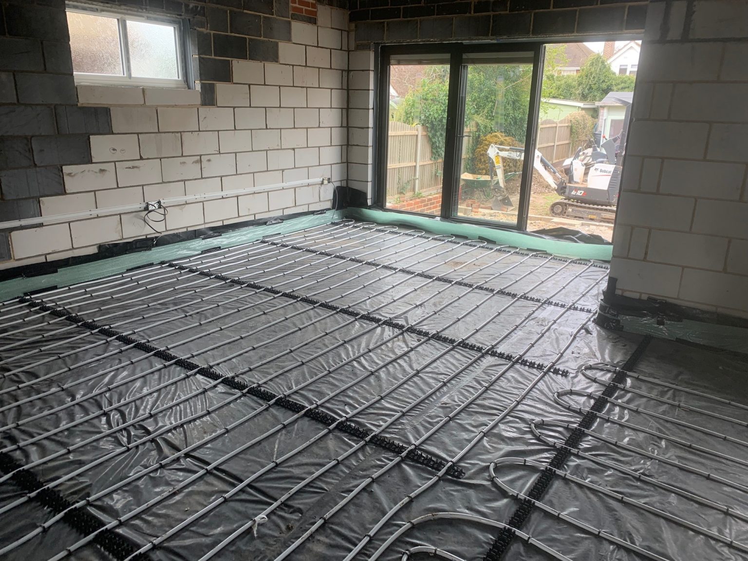 Floor Preparation, UFH & Screeding - Frinton-on-Sea - CFS Liquid Flow ...